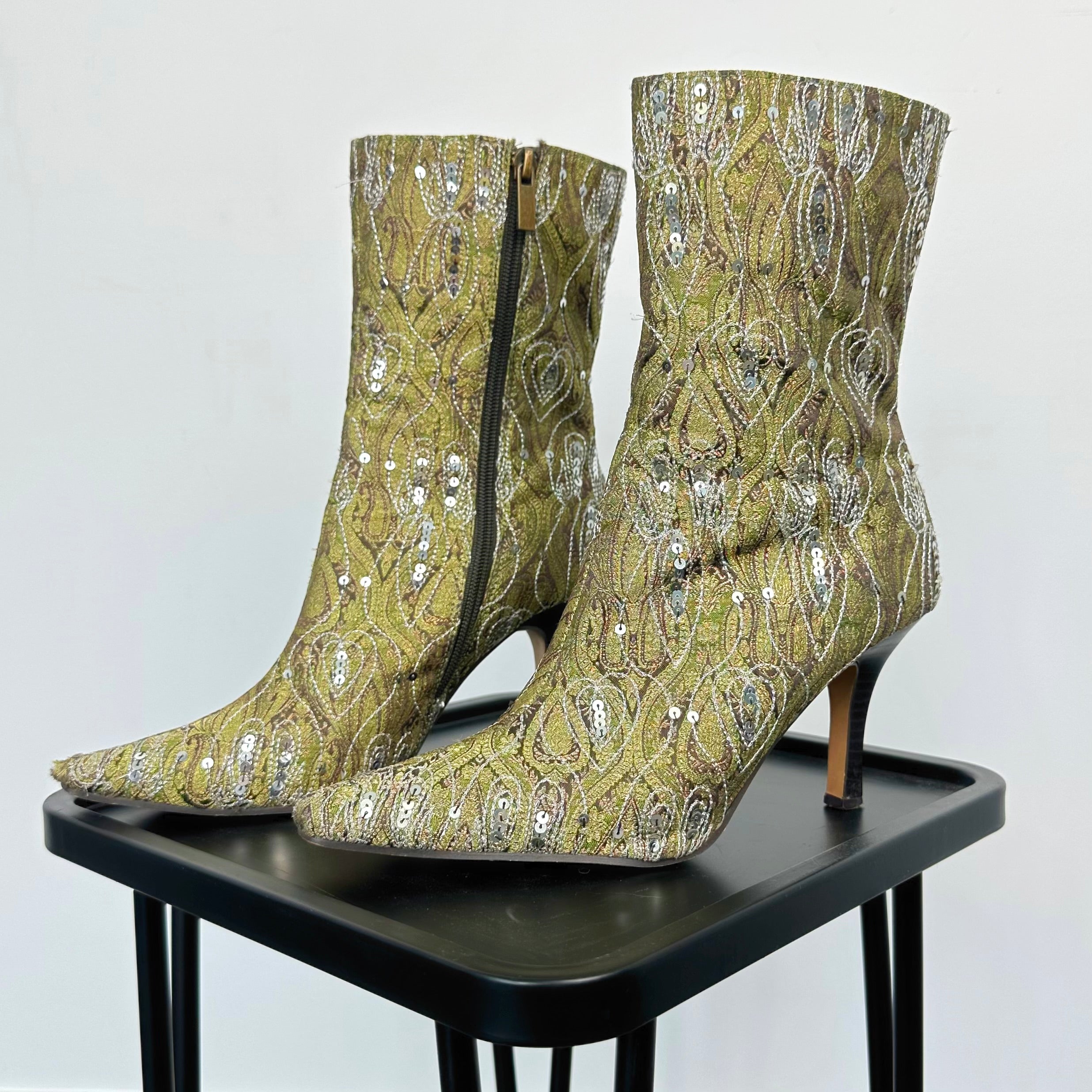 Sage Brocade Pointy Boots (8) – Holy Thrift