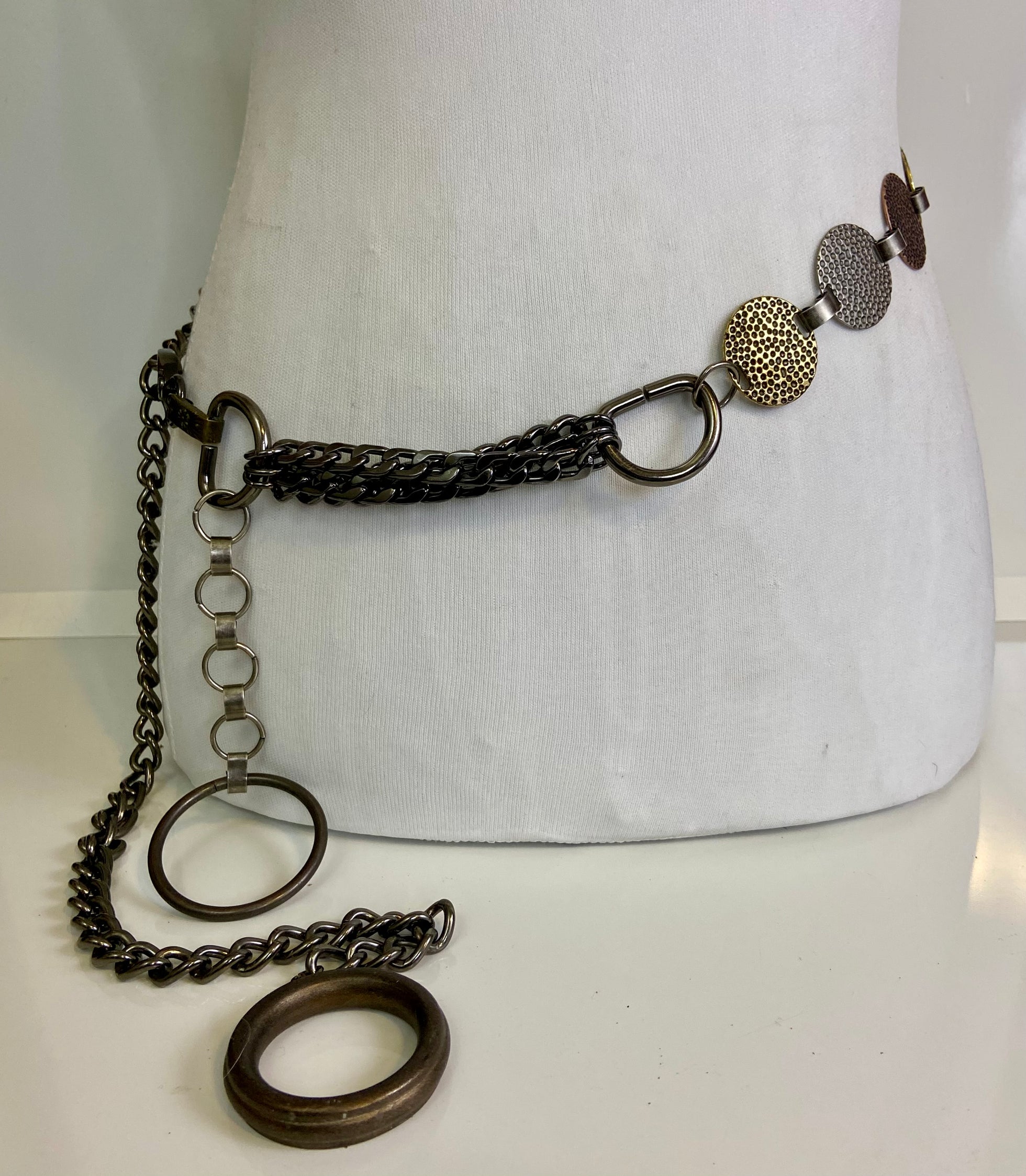 Multi colored metal chain belt – Holy Thrift