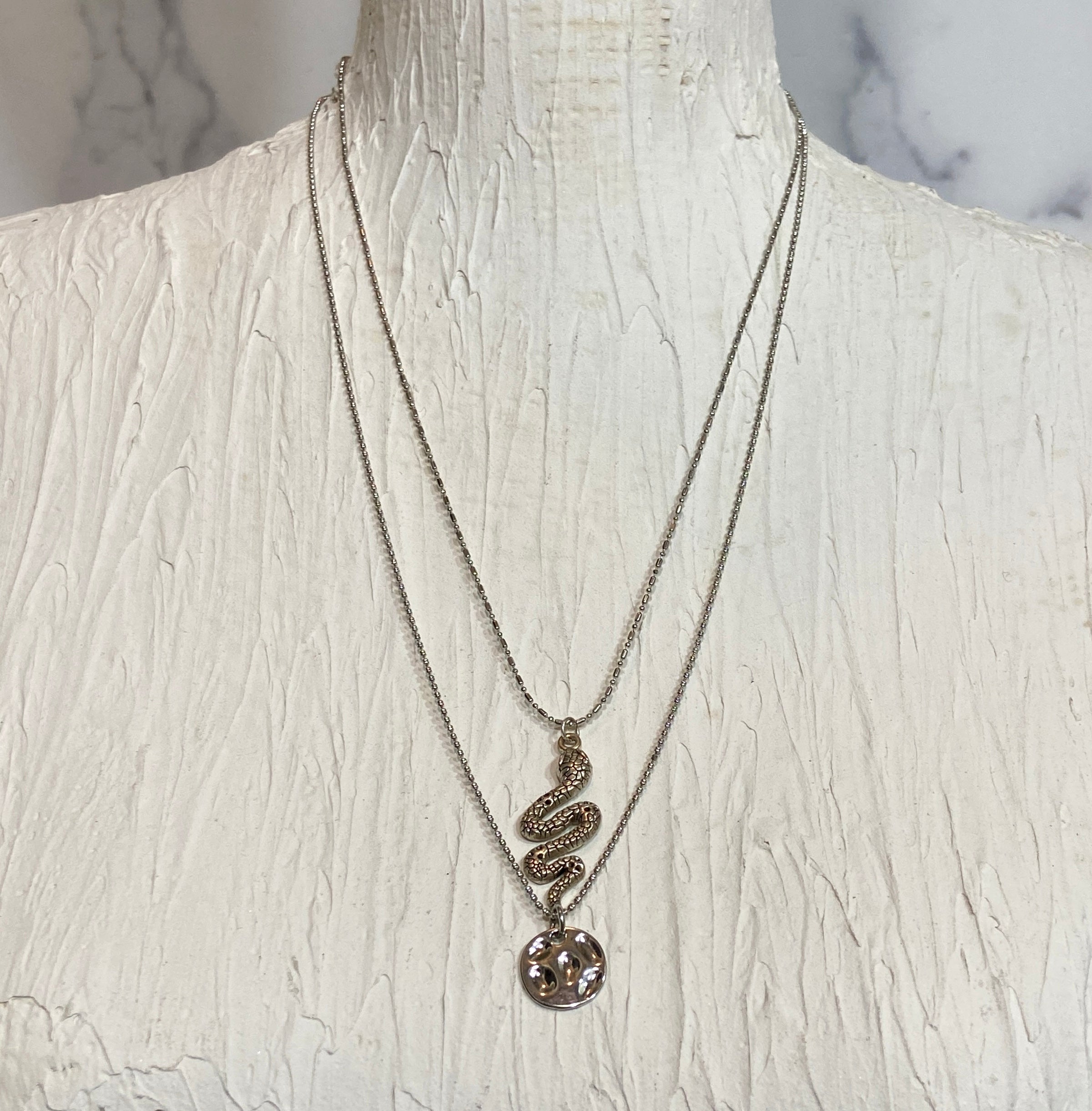 Two layers with a snake – Holy Thrift