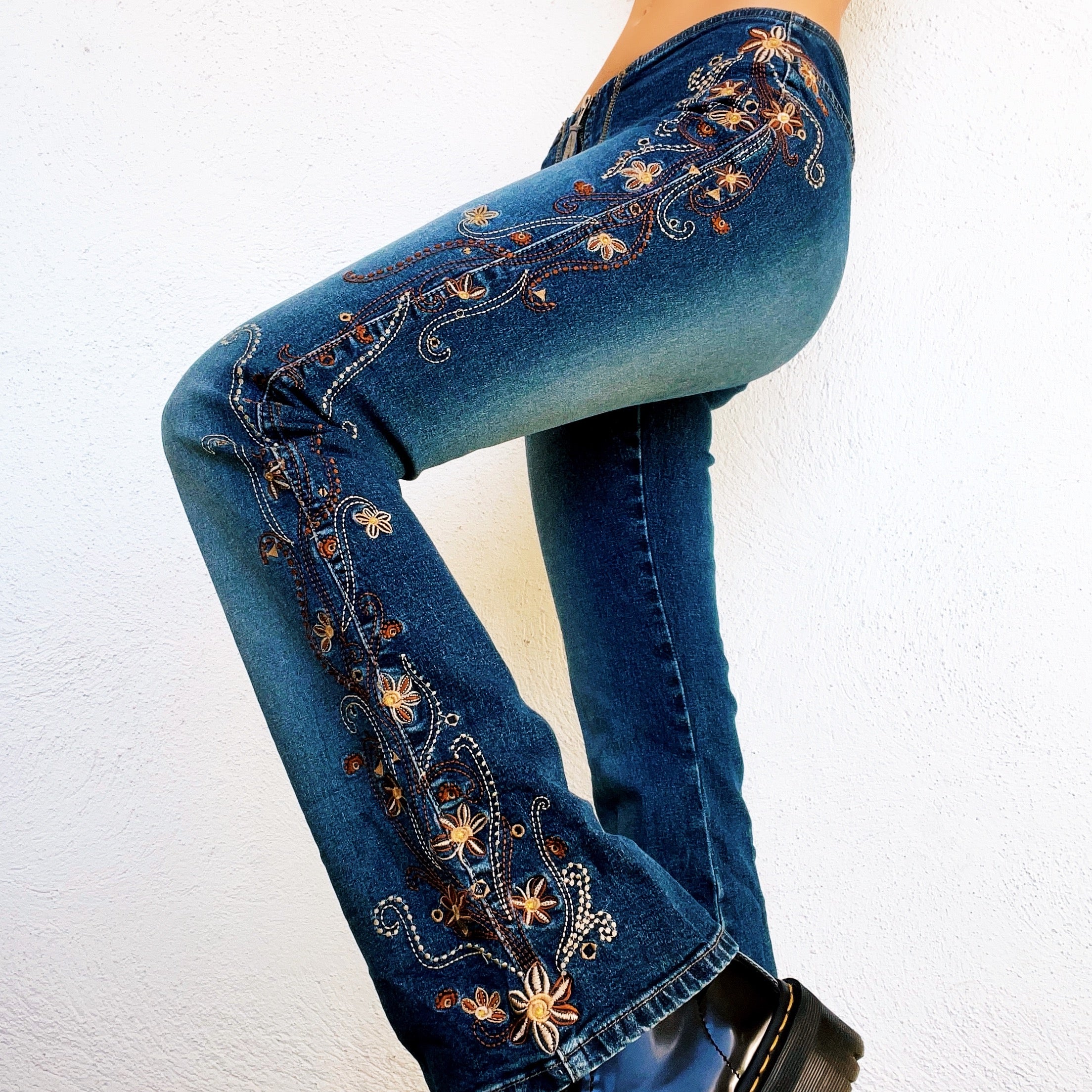 Vintage Embroidered Floral Flare Jeans – Holy Thrift