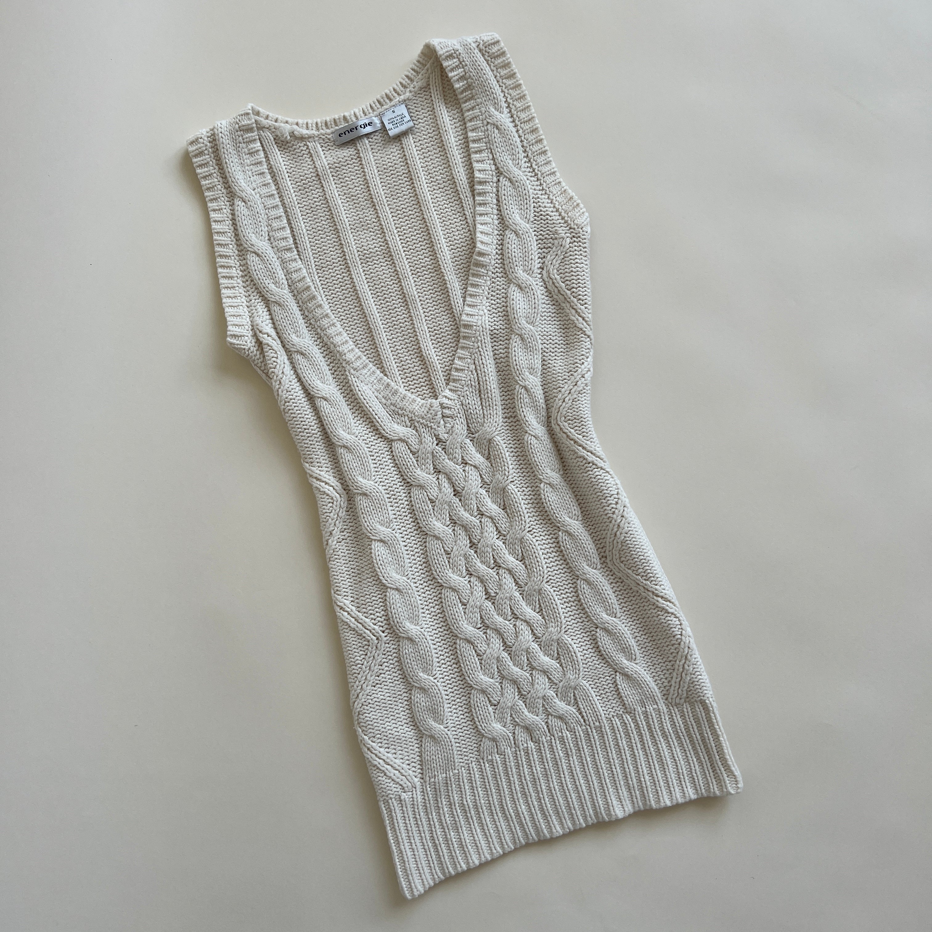 Deep v cableknit vest – Holy Thrift